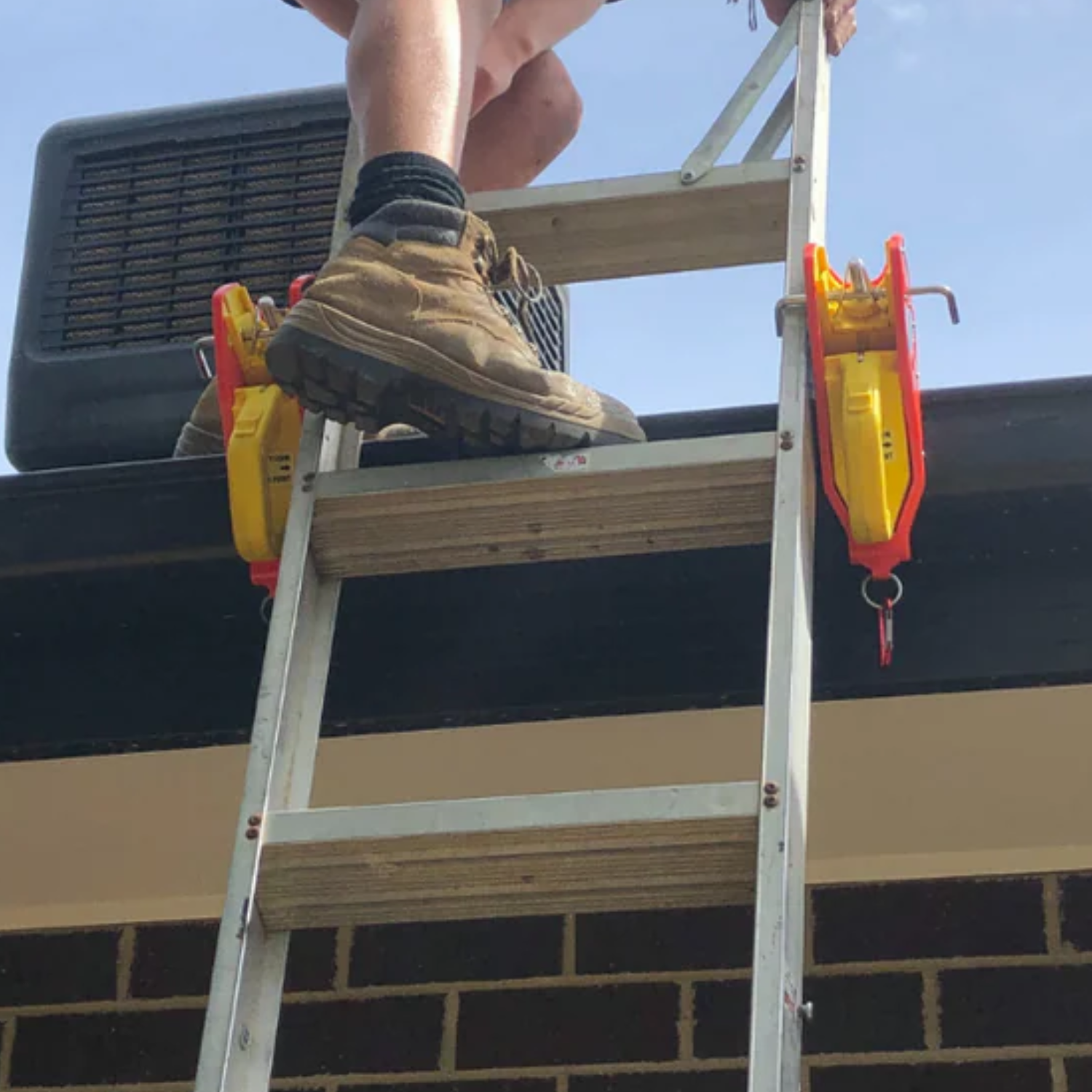 Ladder Stabilizer - Lock Jaw Ladder Grip [150-661] – LTW Supply